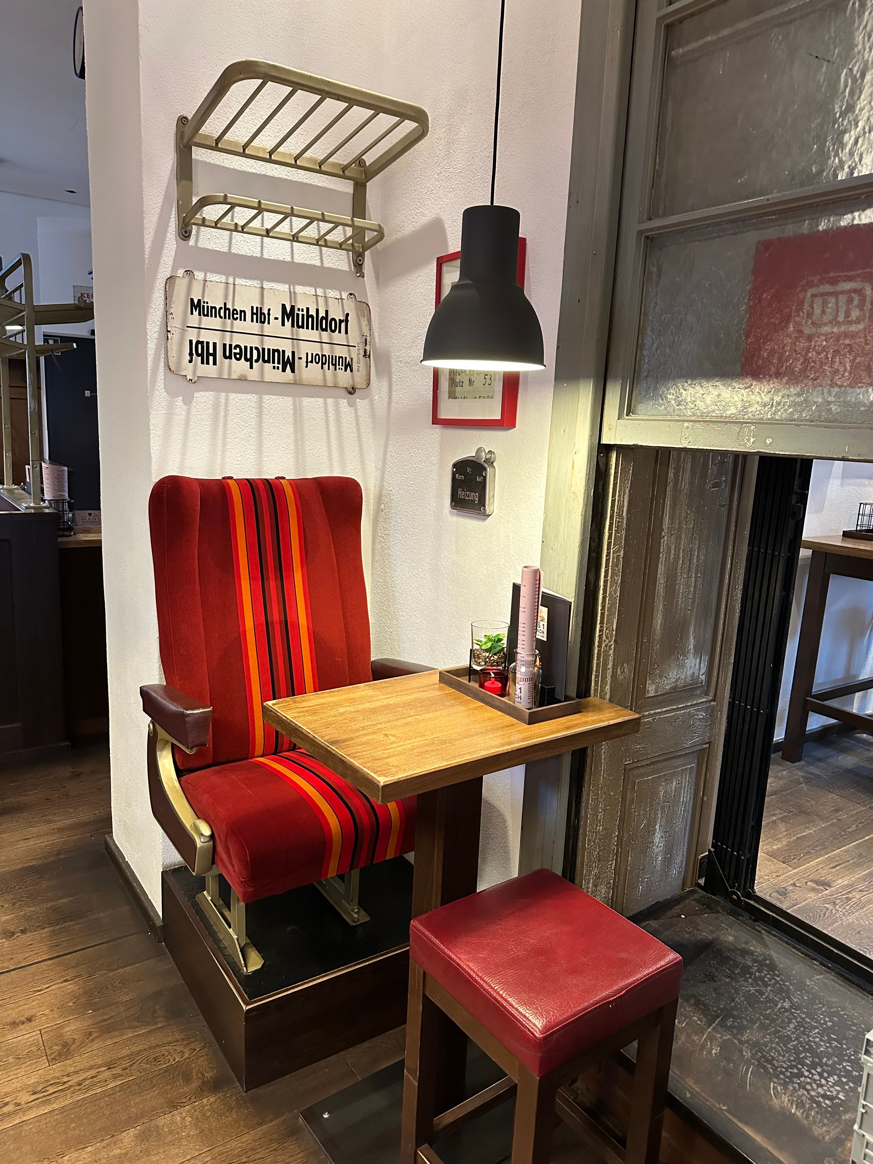 Gleis1 Amorbach - Gaststätte